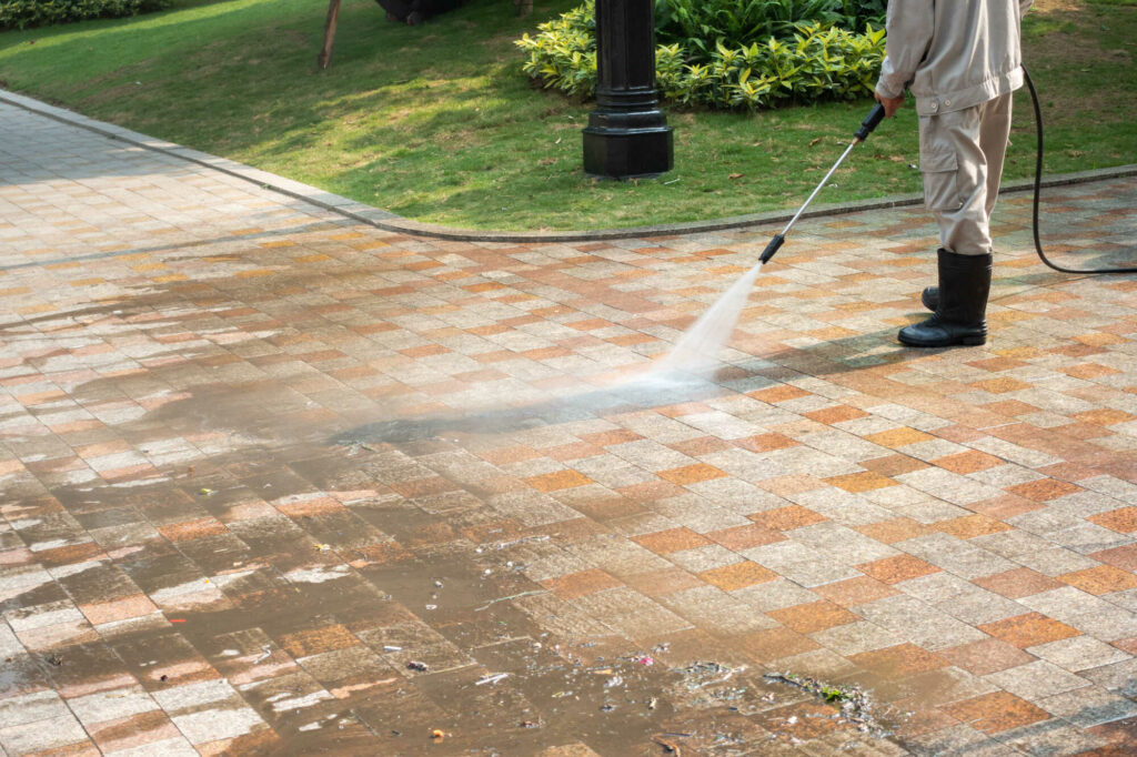 6 Tips to Start a Pressure Washing Business - Taskbird